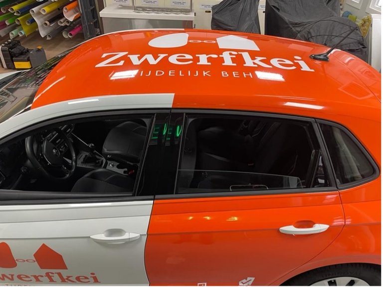 Auto wrappen of beletteren kan snel en gemakkelijk bij Nenefa